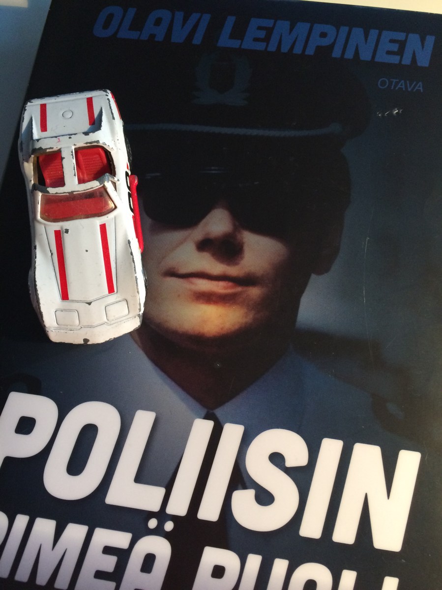 Poliisin pimeä puoli – Pieni suuri piiri